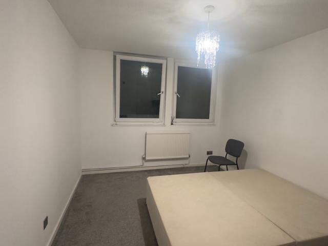 Room at Silver Street, Greater London