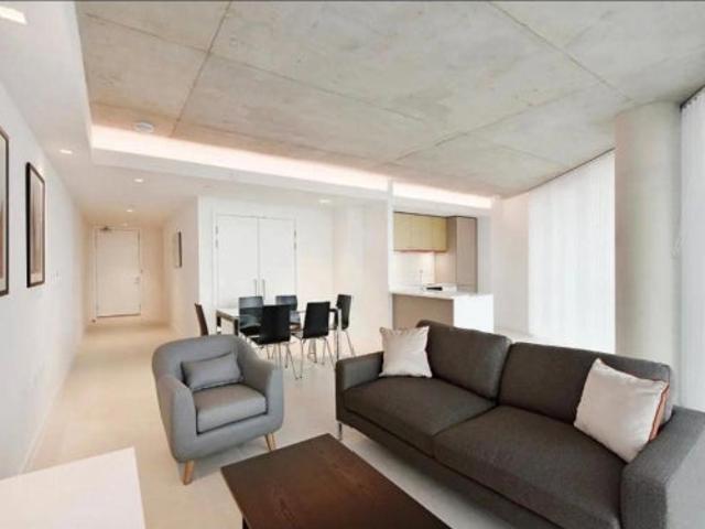 Room at Silvertown Way, Greater London
