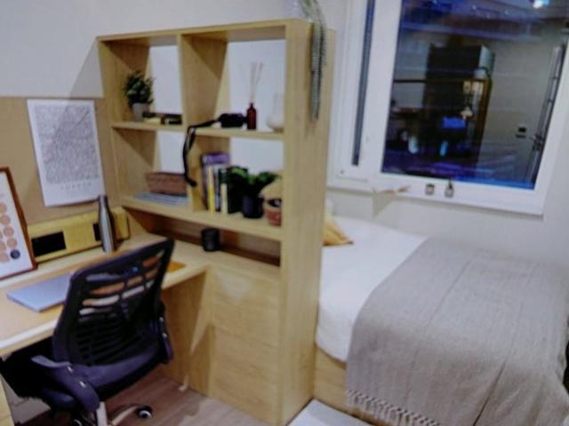 Room at Silvertown Way, Greater London
