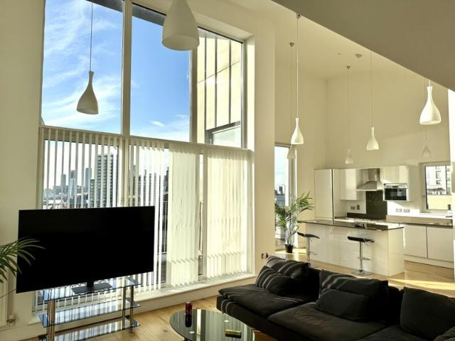 Room at Silvertown Way, Greater London