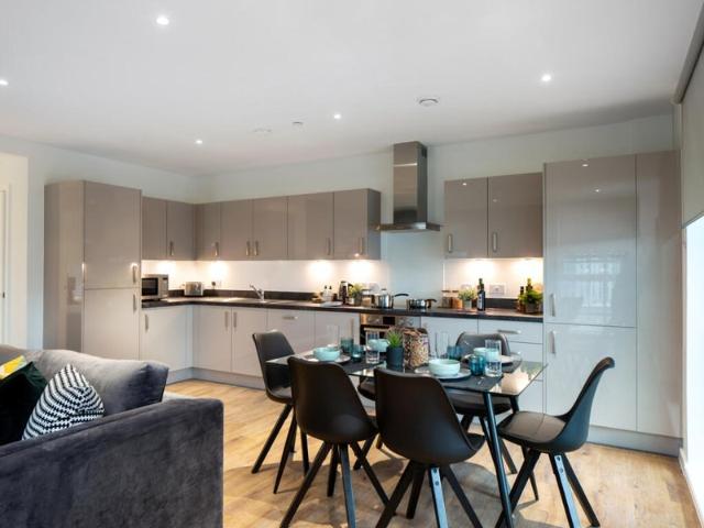 Room at Silvertown Way, Greater London