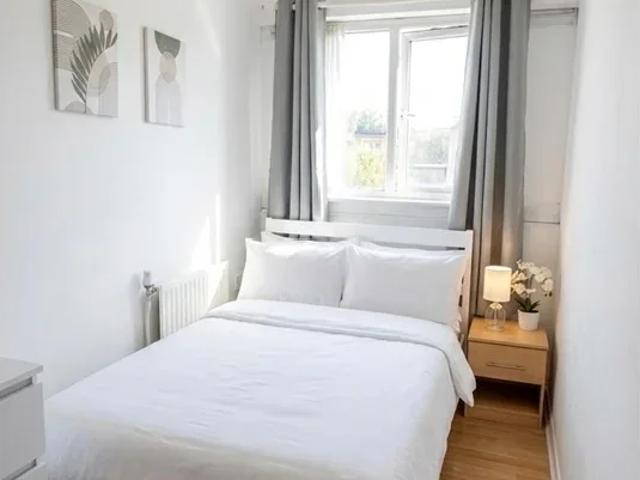 Room at Simons Walk, Greater London