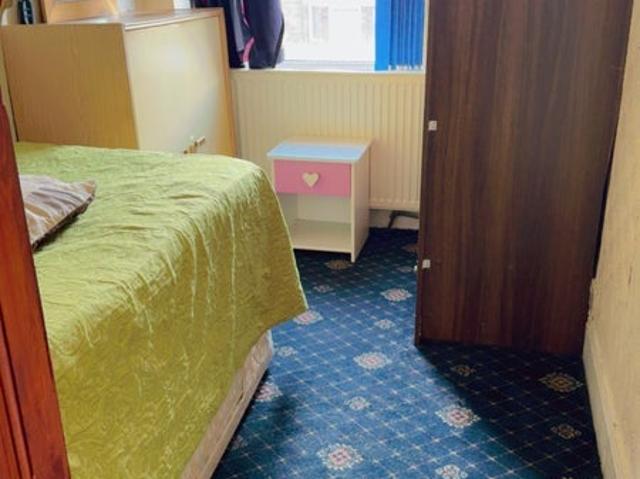 Room at Simonside Terrace, Newcastle upon Tyne