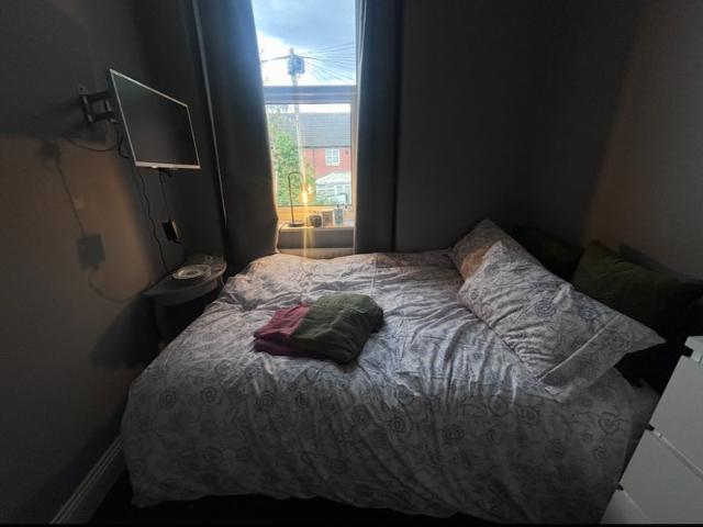 Room at Simonside Terrace, Newcastle upon Tyne