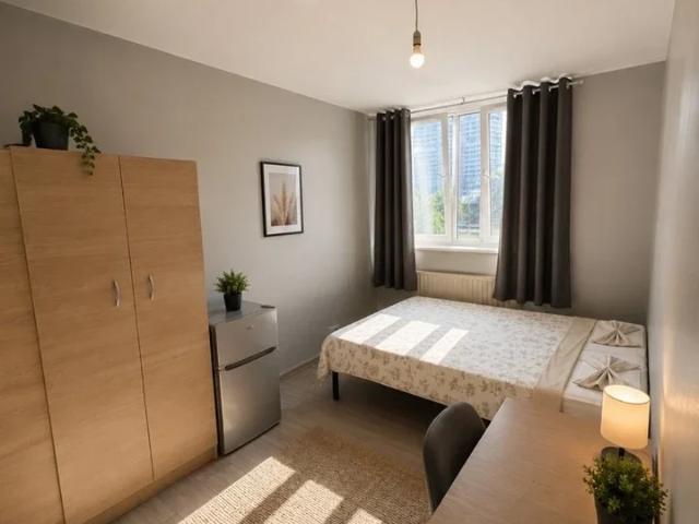 Room at Simpsons Road, Greater London