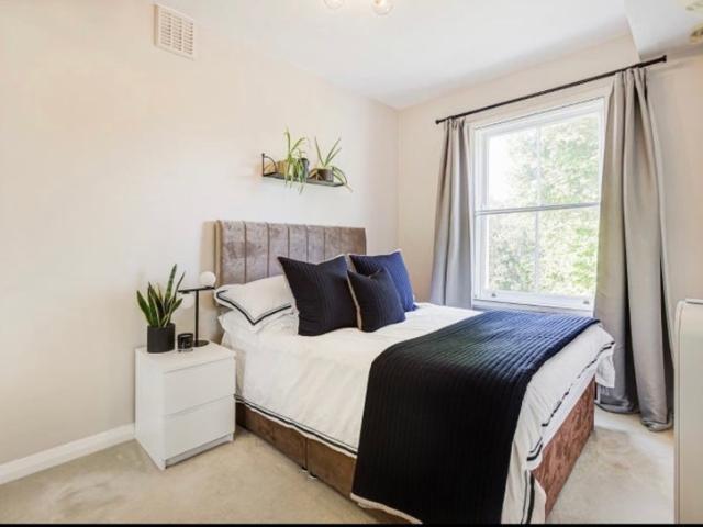 Room at Sinclair Gardens, Greater London