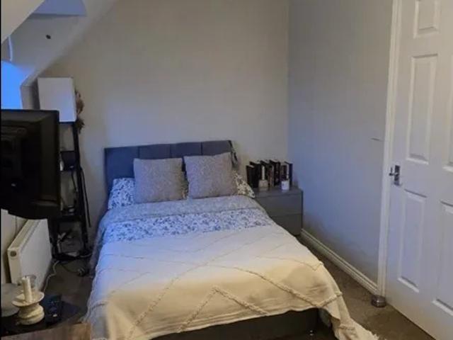 Room at Sir John Fogge Avenue, Ashford