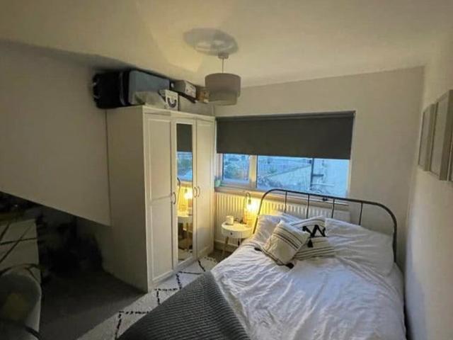 Room at Sir Johns Lane, Bristol