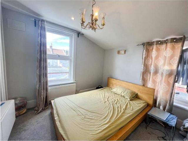 Room at Sixth Avenue, Greater London