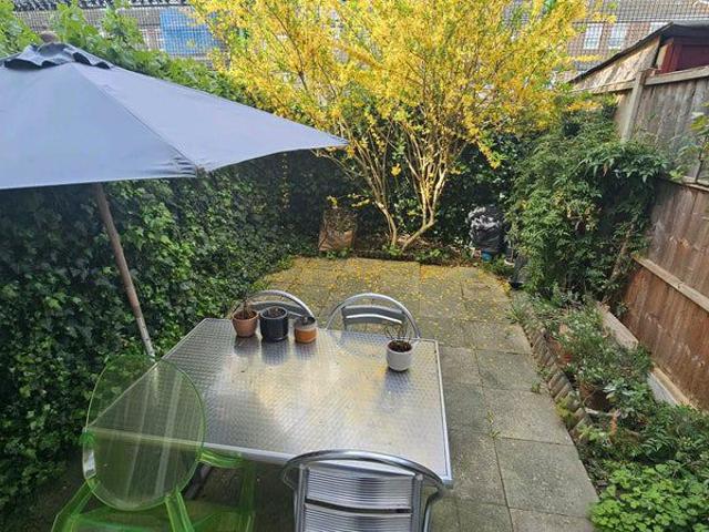 Room at Skelton Close, Greater London