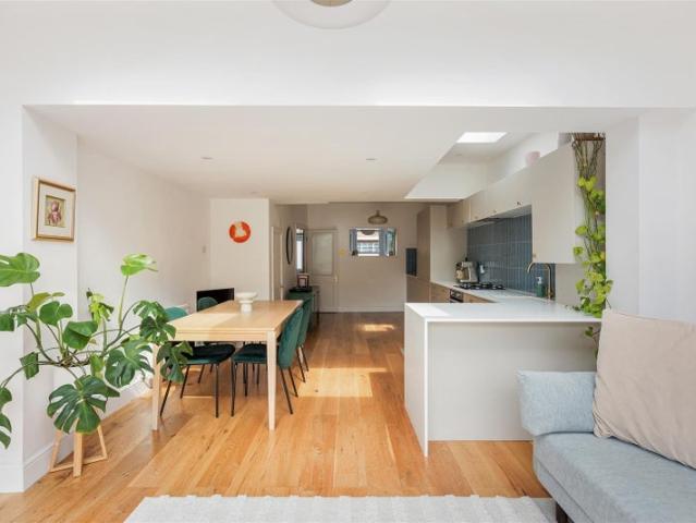 Room at Skeltons Lane, Greater London