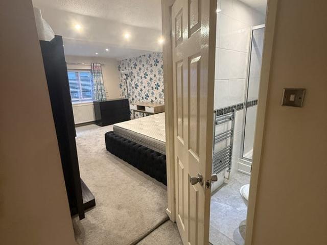 Room at Skelmersdale Walk, Crawley