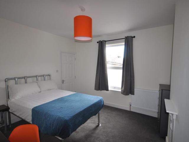 Room at Slack Lane, Derby