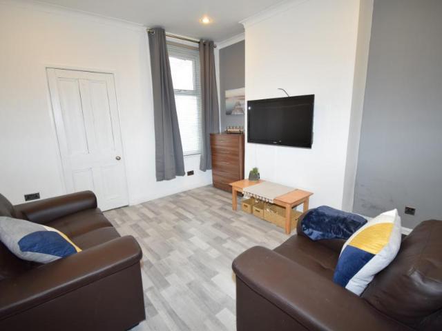 Room at Slack Lane, Derby