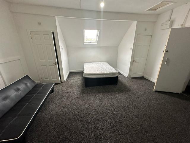 Room at Slade Road, Birmingham