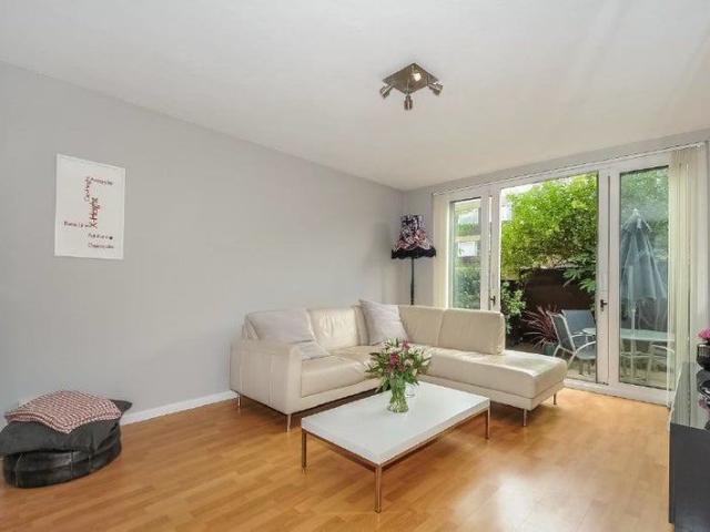 Room at Slade Walk, Greater London
