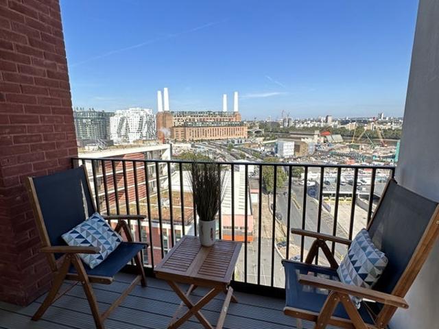 Room at Sleaford Street, Greater London