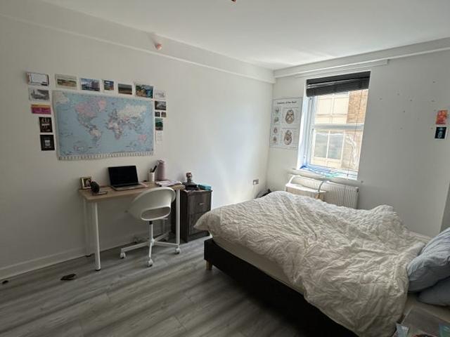 Room at Sly Street, Greater London