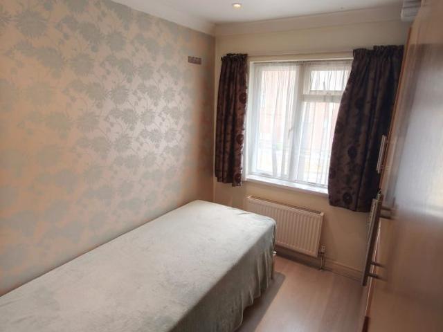 Room at Smalls Mead, Crawley