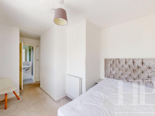 Room at Smalls Mead, Crawley