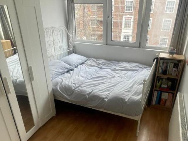 Room at Smedley Street, Greater London