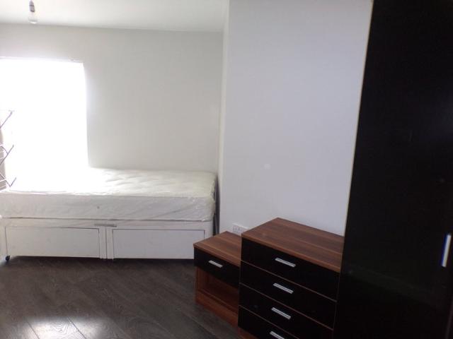 Room at Smithdown Road, Liverpool