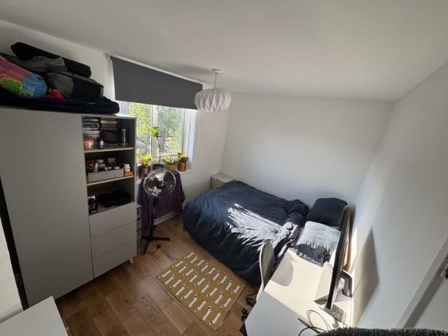 Room at Smithy Street, Greater London