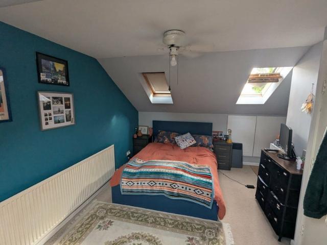 Room at Snowdon Road, Bristol