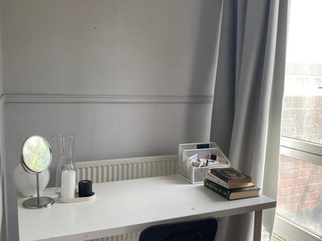 Room at Snowshill Road, Greater London
