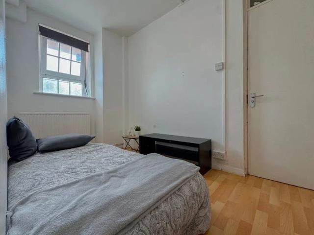 Room at Solander Gardens, Greater London