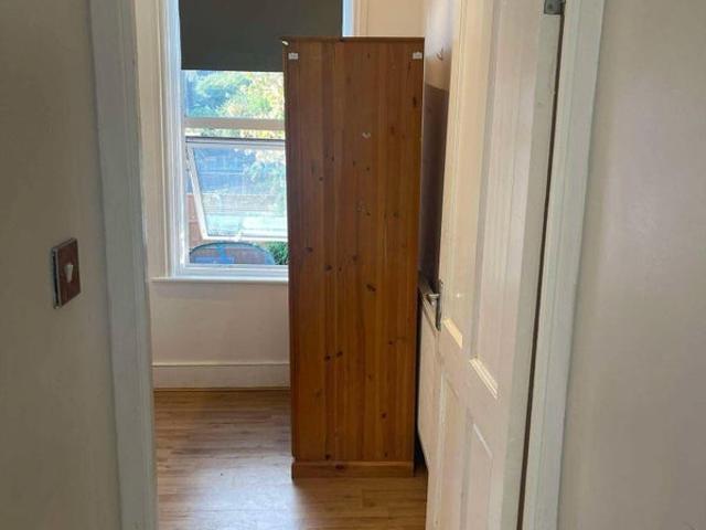 Room at Somers Road, Greater London