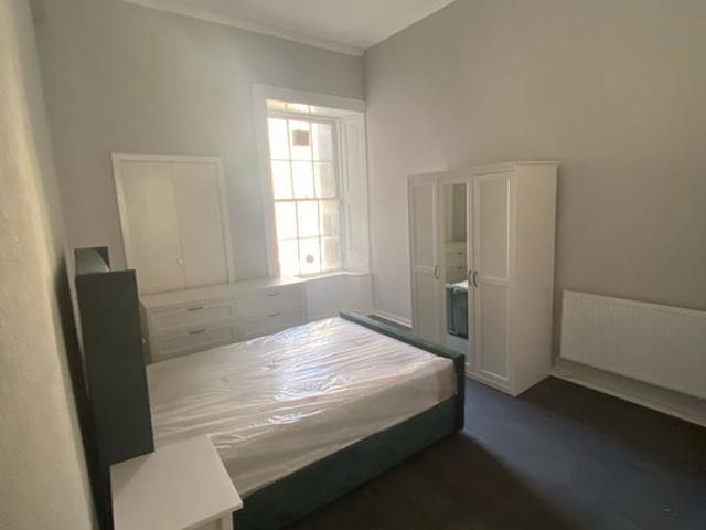 Room at Somerset Place Meuse, Glasgow