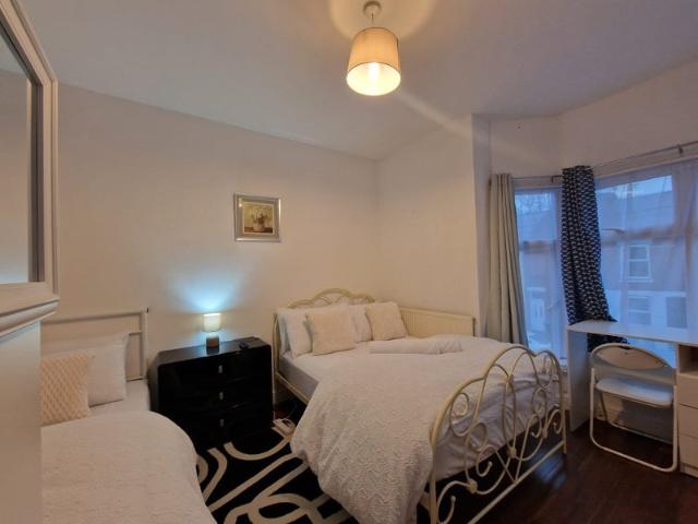 Room at Somerset Road, Coventry