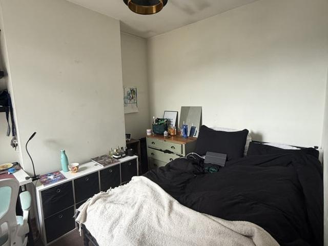 Room at Somerset Road, Greater London