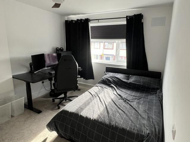 Room at South Avenue, Leicester Forest East