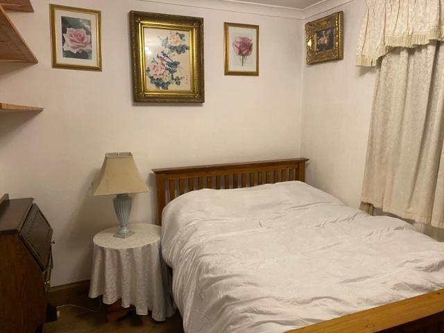 Room at South Africa Road, Greater London