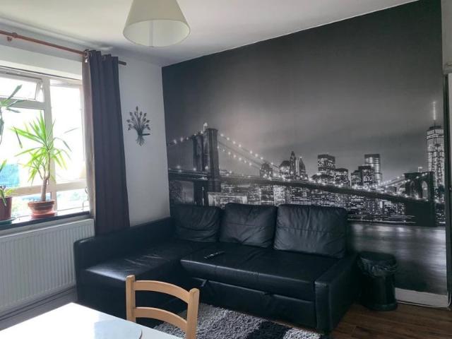 Room at South Africa Road, Greater London