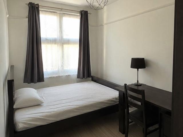 Room at South Ealing Road, Greater London