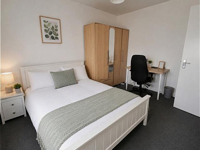 Room at South End Road, Greater London