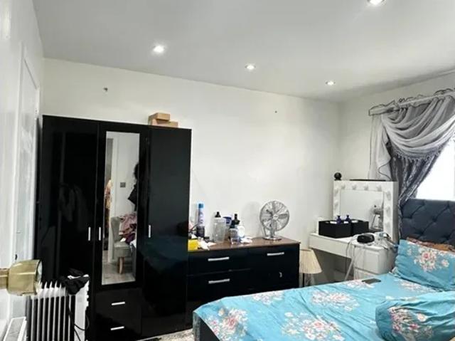 Room at South End Road, Greater London