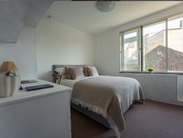 Room at South End Row, Greater London
