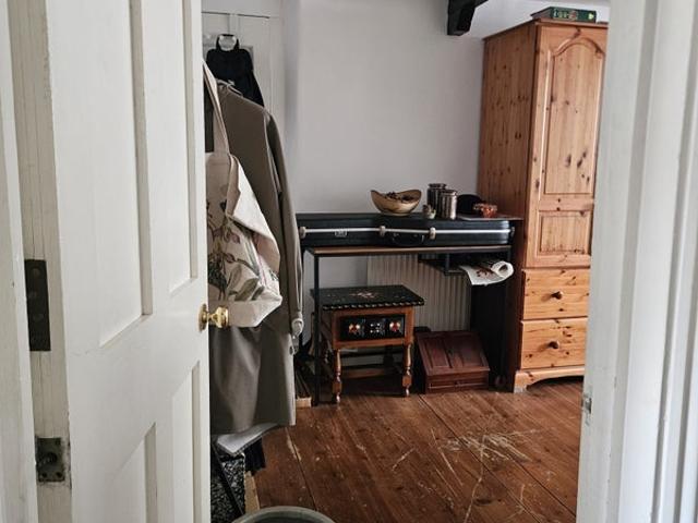 Room at South Grove, Greater London