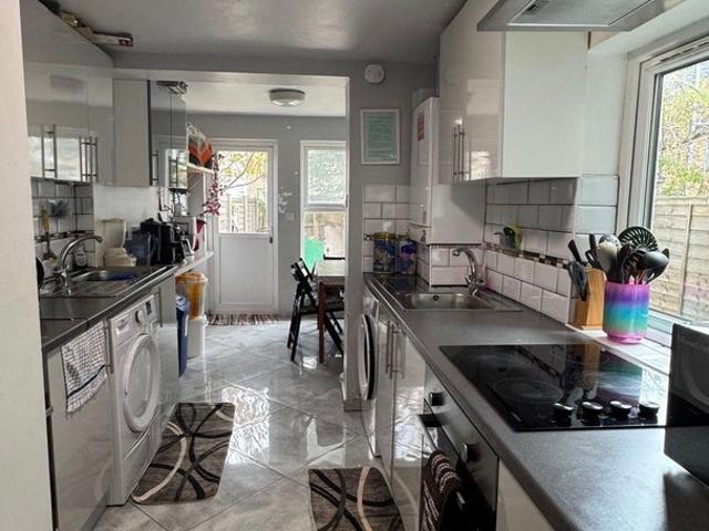 Room at South Grove, Greater London