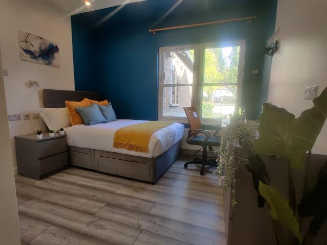 Room at South Hill Avenue, Greater London