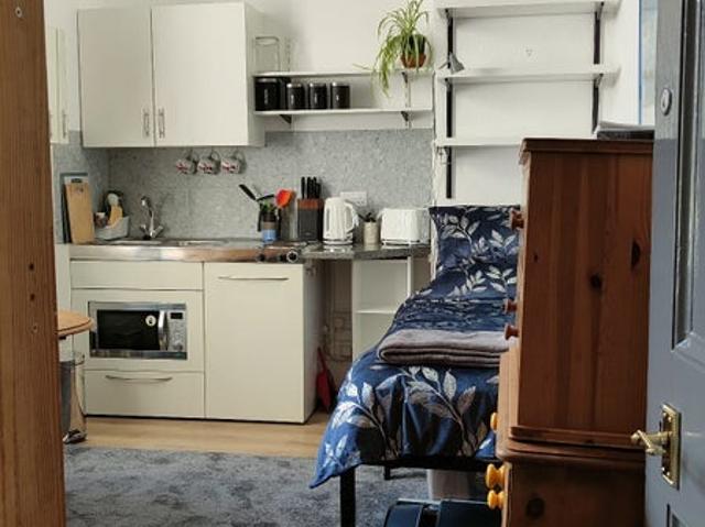 Room at South Hill Park Gardens, Greater London