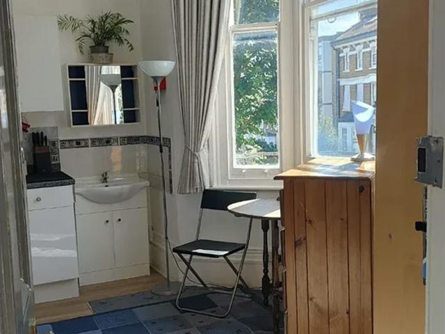 Room at South Hill Park Gardens, Greater London
