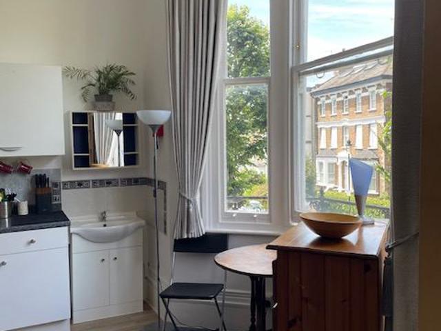 Room at South Hill Park Gardens, Greater London