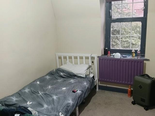 Room at South Holme, Birmingham