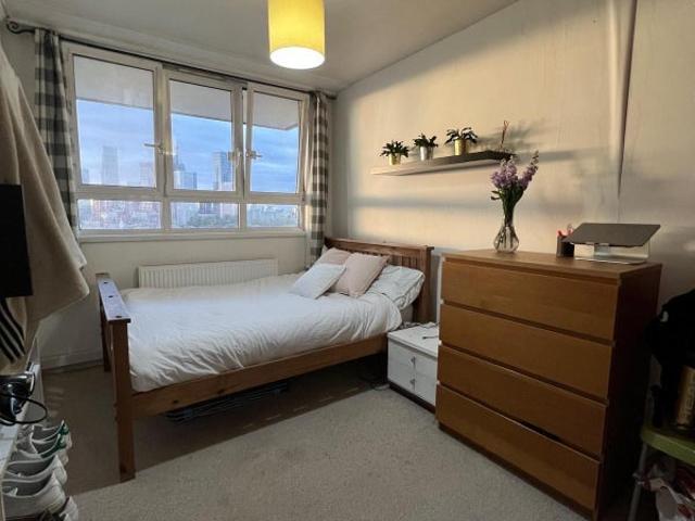 Room at South Island Place, Greater London