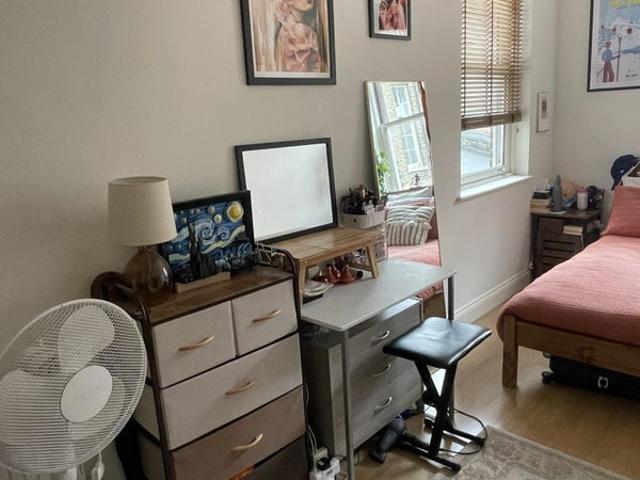 Room at South Lambeth Road, Greater London